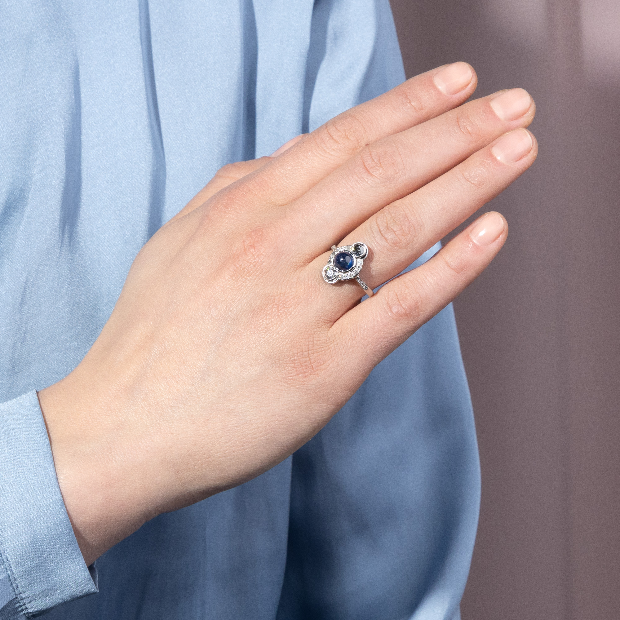 Antique Platinum Ring with Sapphire Diamonds c. 1910