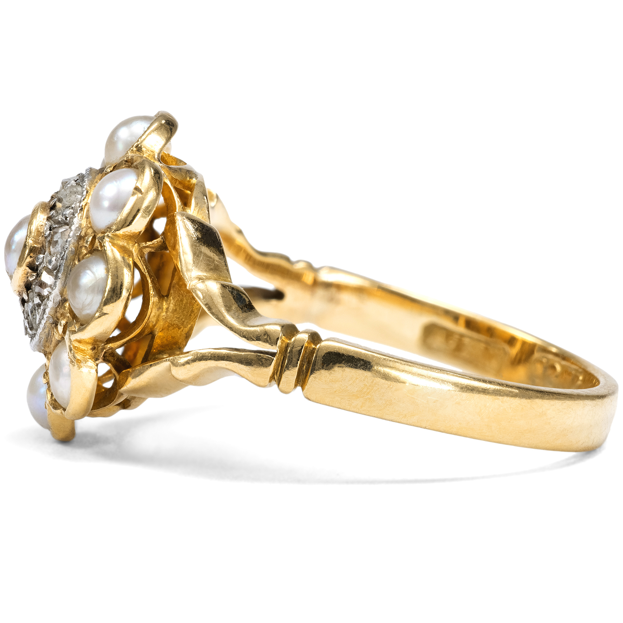 Blume für die Liebesgöttin • Sentimentaler Ring mit Diamanten & Perlen ...